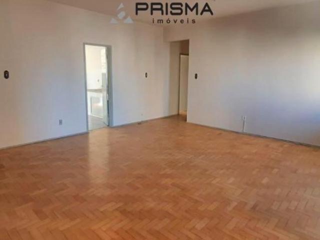 Apartamento de 3 dormitórios e escritório à venda no bairro Centro em Santa Mari