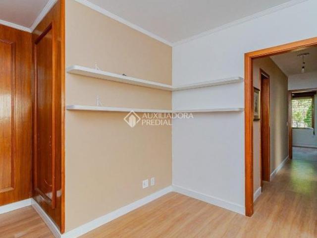 APARTAMENTO DE 3 DORMITÓRIOS PETRÓPOLIS COM VAGA ESCRITURADA