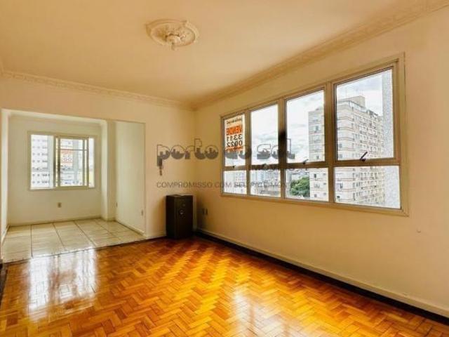Apartamento de 3 dormitórios reformado