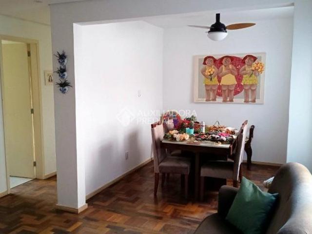 Apartamento de 3 dormitórios, reformado, no bairro Teresópolis