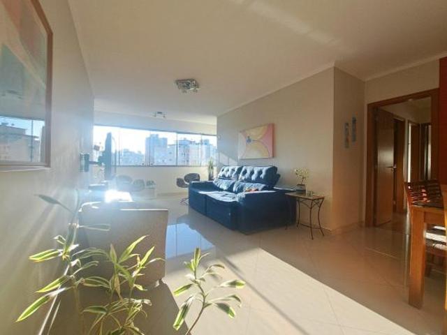 Apartamento de 3 dormitórios, suíte, elevador e vaga dupla no Jardim Botânico