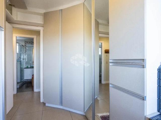 Apartamento de 3 dormitorios, semimobiliado, suite, andar alto com vista panoramica e definitiva, ga