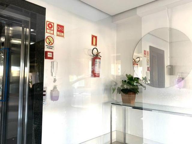 Apartamento de 3 dormitórios, sendo 1 suíte, com 1 vaga de garagem no bairro Jardim Carvalho