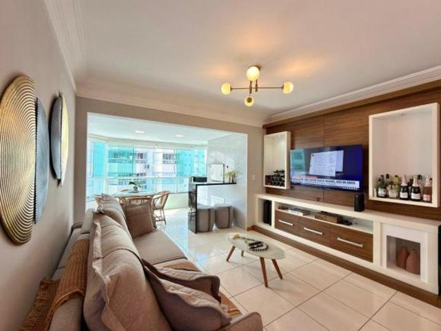 Apartamento de 3 dormitórios sendo 1 suíte mobiliado com Vista Mar e 2 box/vaga de garagem em Capão