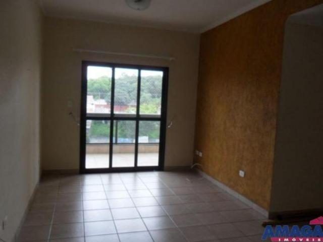 Apartamento de 3 Dormitórios, sendo 1 Suíte no Centro de Jacareí SP