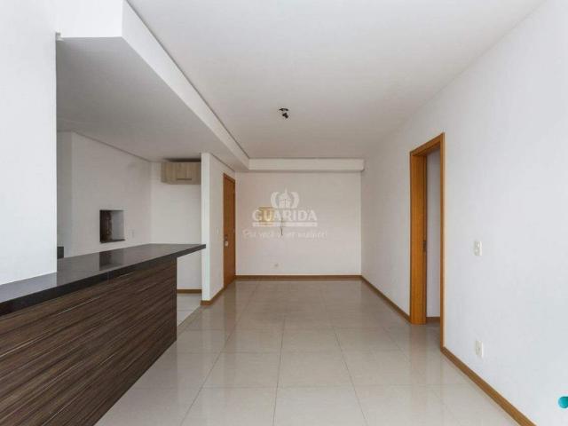 Apartamento de 3 dormitórios, sendo 1 suíte no bairro Cidade baixa, com VAGA COBERTA COD: 7884