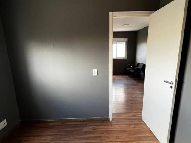 Apartamento de 3 dormitórios transformado em 2, 1 suíte e living com churrasqueira