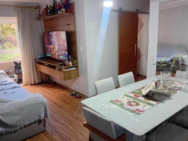 Apartamento de 3 dormitórios, varanda e 1 vaga de carro