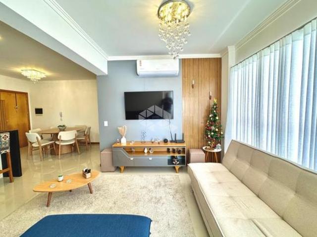 Apartamento de 3 dormitórios 1 suíte, 91m² privativos e churrasqueira, mobiliado no bairro Navegan
