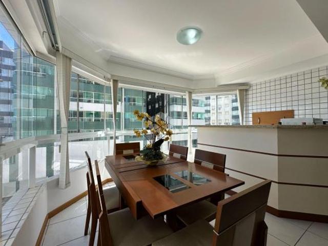 Apartamento de 3 dormitórios 1 suíte mobiliado com box/vaga de garagem e Vista Mar em Capão da Canoa