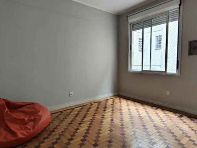 Apartamento de 3 dormitórios, 2 banheiros no Centro Histórico