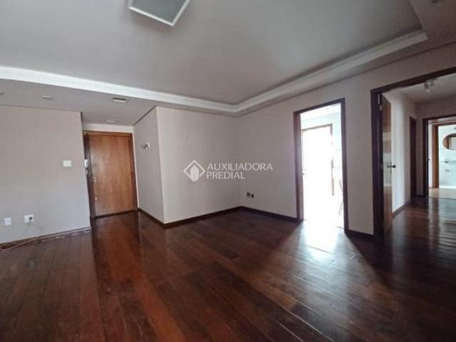 Apartamento de 3 dormitórios, 2 vagas no Centro, com 98,40 m²
