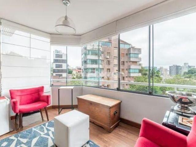 Apartamento de 3 quartos, 1 vaga e elevador no Bairro Boa Vista em Porto Alegre