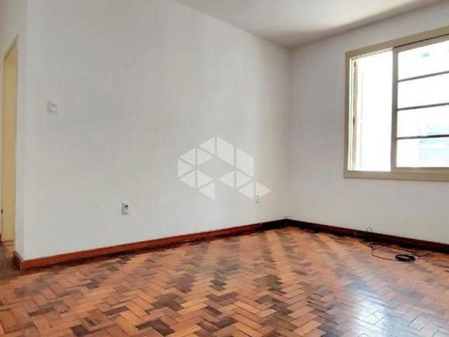 Apartamento de 3 quartos, 1 suíte com sacada no próximo ao Clinicas