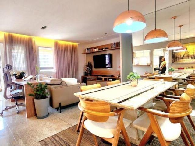 Apartamento de 3 quartos, 2 suítes, 2 vagas, Reformado