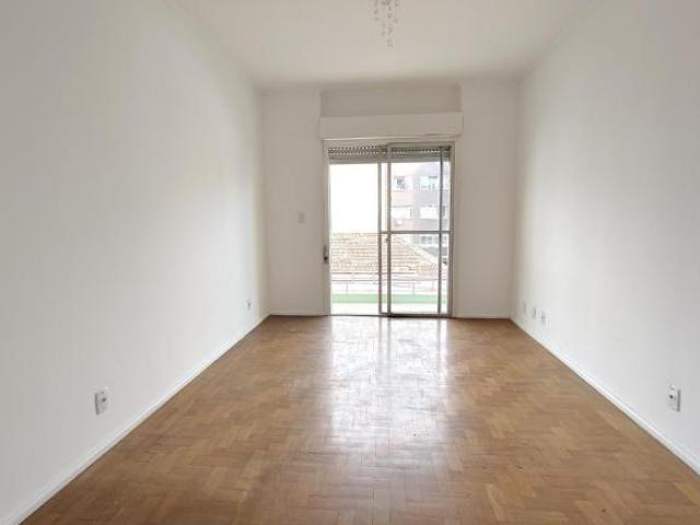 Apartamento de 3 quartos com suíte no Centro