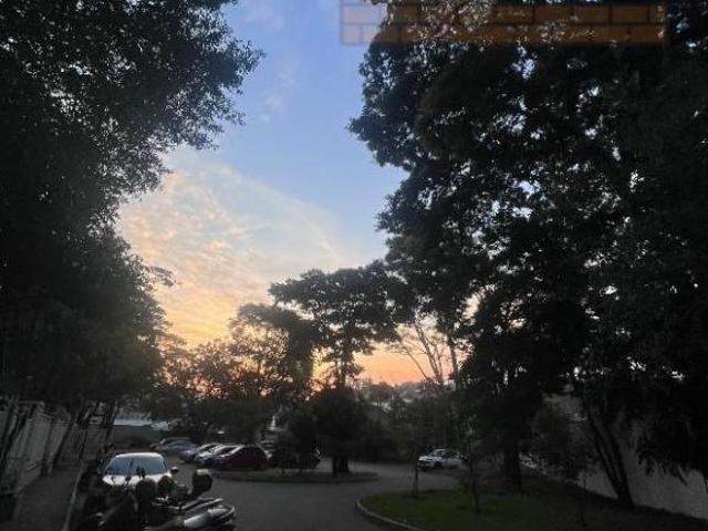 Apartamento de 3 Quartos com Suíte e 2 Vagas de Garagem no Jardim Wanda, Taboão da Serra SP 95m² d