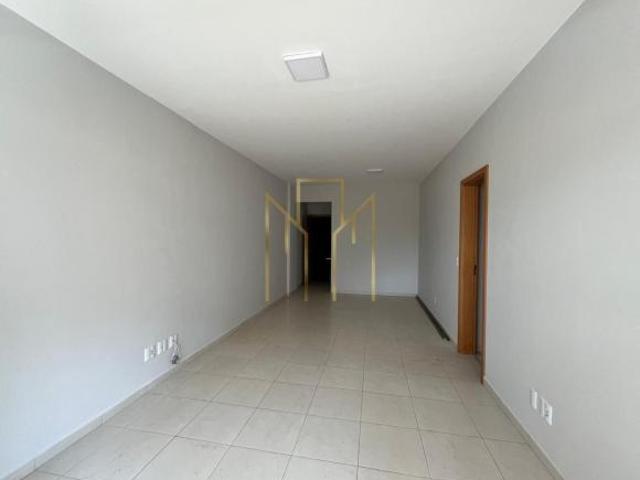Apartamento de 3 quartos com suíte e 2 vagas no Centro de Uberlândia MG: confira essa oportunidade!