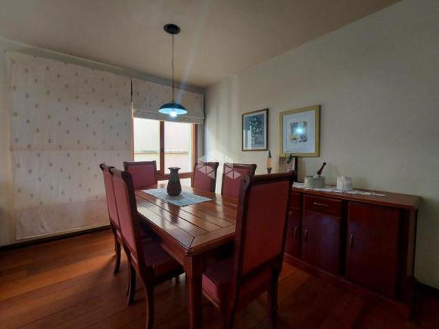 Apartamento de 3 quartos com suíte em localização privilegiada de Porto Alegre
