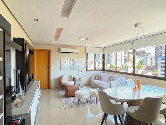 Apartamento de 3 quartos com suíte, 2 vagas de garagem, no bairro Boa Vista em Porto Alegre