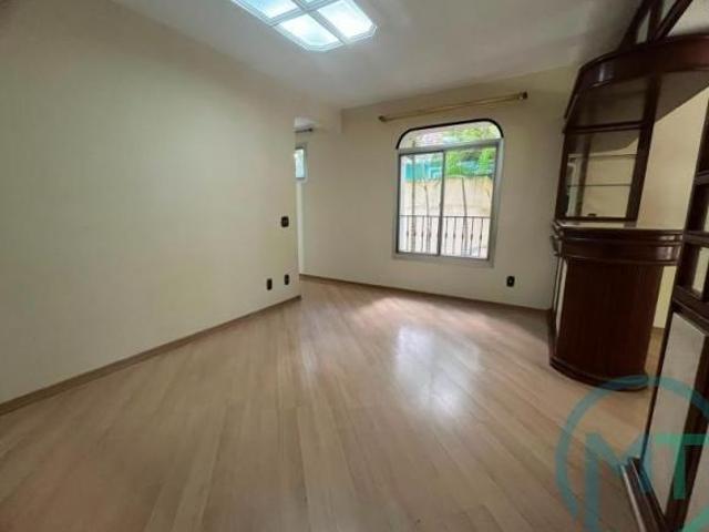 Apartamento de 3 quartos com suíte, 3 banheiros e 2 vagas na Santa Cecília, São