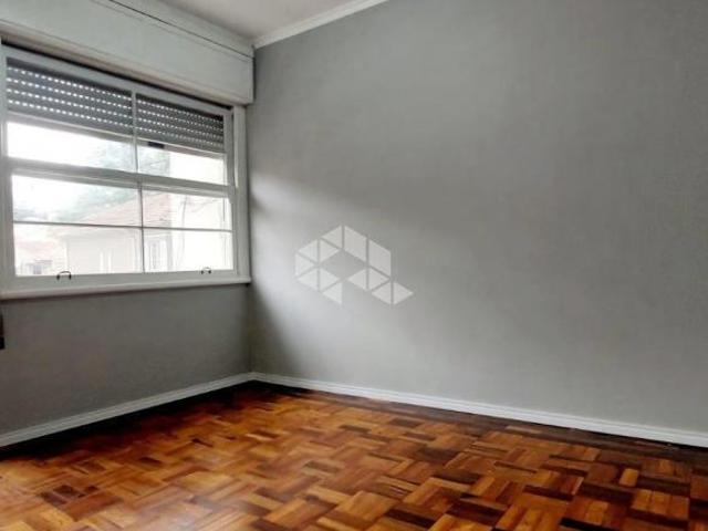 APARTAMENTO DE 3 QUARTOS COM SACADA REFORMADO