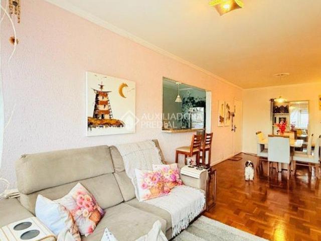 Apartamento de 3 quartos com 1 vaga à venda no bairro Menino Deus em Porto Alegre