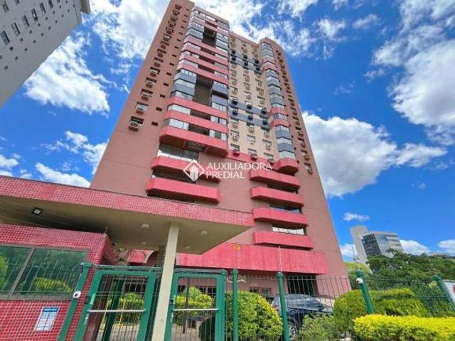 Apartamento de 3 quartos com 1 vaga à venda no bairro Menino Deus em Porto Alegre