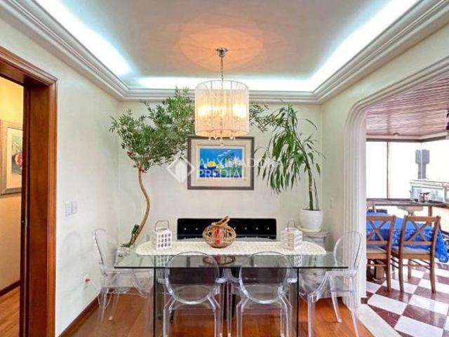 Apartamento de 3 quartos com 1 vaga à venda no bairro Petrópolis em Porto Alegre