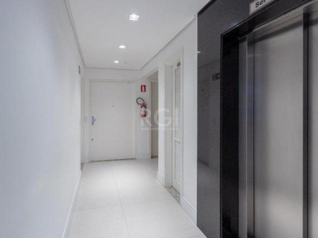 Apartamento de 3 Quartos com 2 Suítes e 2 Vagas de Garagem na Tristeza, Porto Alegre, RS