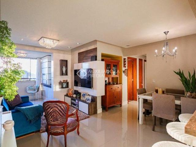 Apartamento de 3 quartos com 2 vagas à venda no bairro Chácara das Pedras em Porto Alegre
