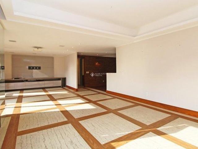 Apartamento de 3 quartos com 2 vagas à venda no Bairro Moinhos de Vento em Porto Alegre
