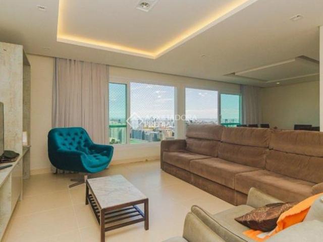 Apartamento de 3 quartos com 2 vagas à venda no bairro Petrópolis em Porto Alegre