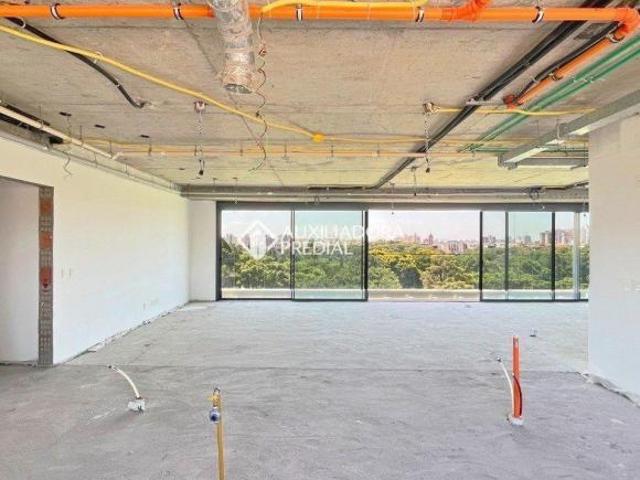Apartamento de 3 quartos com 3 suítes e 3 vagas à venda no bairro Boa Vista em Porto Alegre