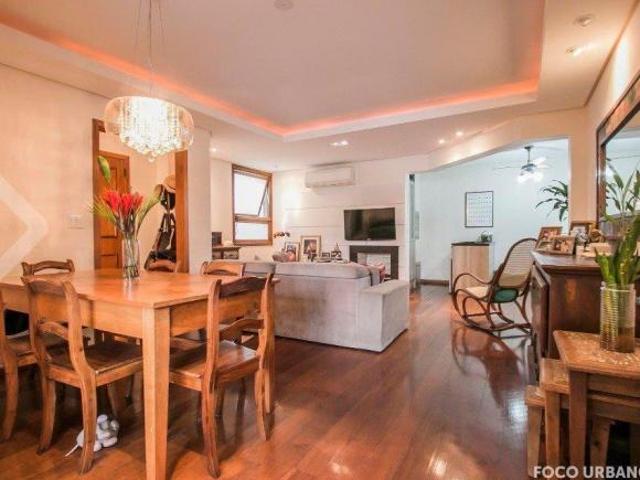 Apartamento de 3 quartos com 3 vagas à venda no bairro Petrópolis em Porto Alegre