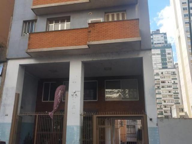 Apartamento de 3 quartos e 1 vaga de garagem no centro de POA