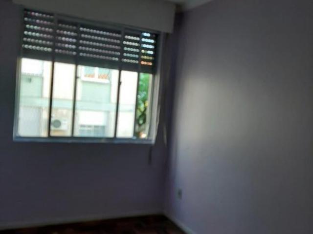 Apartamento de 3 quartos e vaga de garagem rotativa no Bairro Cristal em Porto Alegre/RS