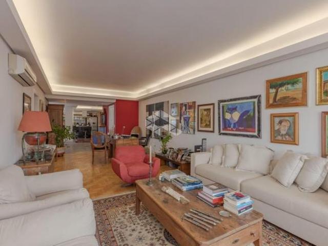 APARTAMENTO DE 3 QUARTOS NO CENTRO DE PORTO ALEGRE