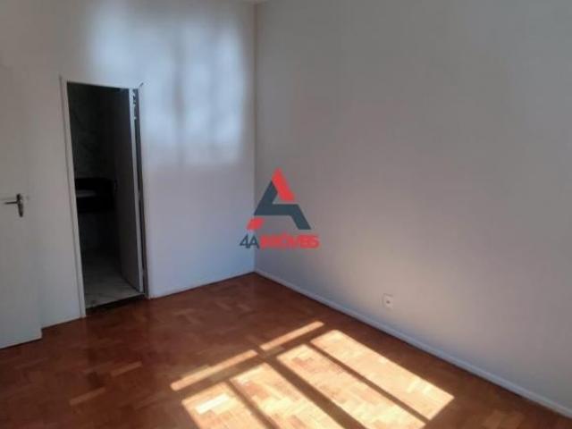 Apartamento de 3 quartos, no bairro Centro, em Juiz de Fora