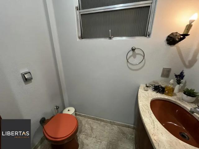 Apartamento de 3 quartos, suíte e 2 vagas de garagem no bairro Farroupilha POA