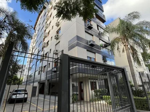 Apartamento de 3 quartos, suíte e 2 vagas de garagem no bairro Santana em POA