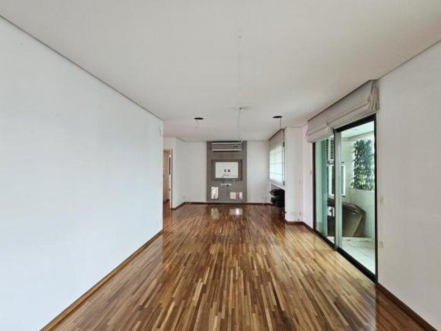 Apartamento de 3 suítes 147m² no Campo Belo