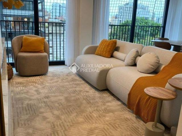 Apartamento de 3 suítes transformado em 2 suítes no bairro Petrópolis