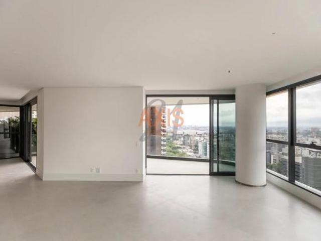 Apartamento de 3 Suítes à Venda no Edifício Epic | Água Verde Curitiba