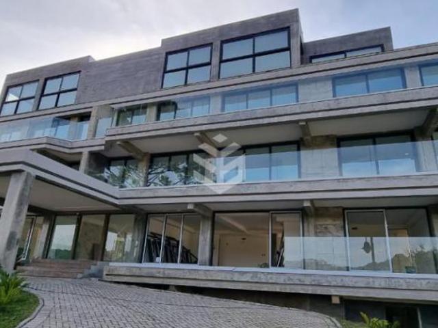 APARTAMENTO DE 3 SUÍTES EM CONDOMÍNIO FECHADO
