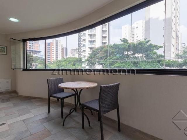 APARTAMENTO DE 3 SUÍTES EM MOEMA