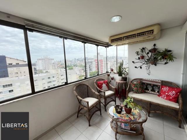 Apartamento de três dormitórios, suíte e uma vaga de garagem no bairro Santana