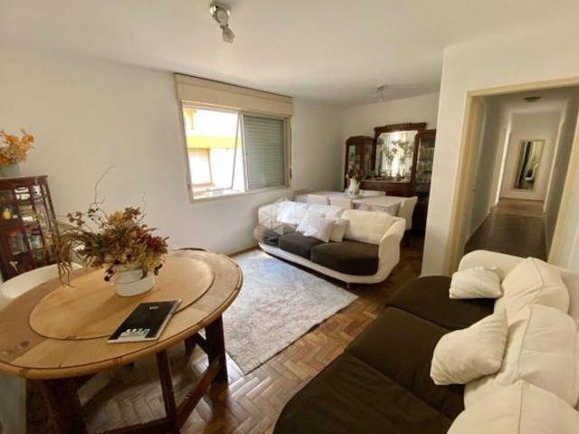 Apartamento de três dormitório á venda no centro de Santa Maria