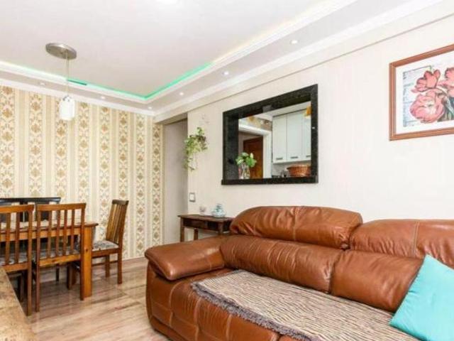 Apartamento de três dormitórios na Vila Esperança para venda