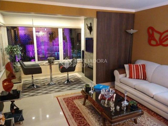 APARTAMENTO DE TRÊS DORMITÓRIOS NO CENTRO DE CANELA